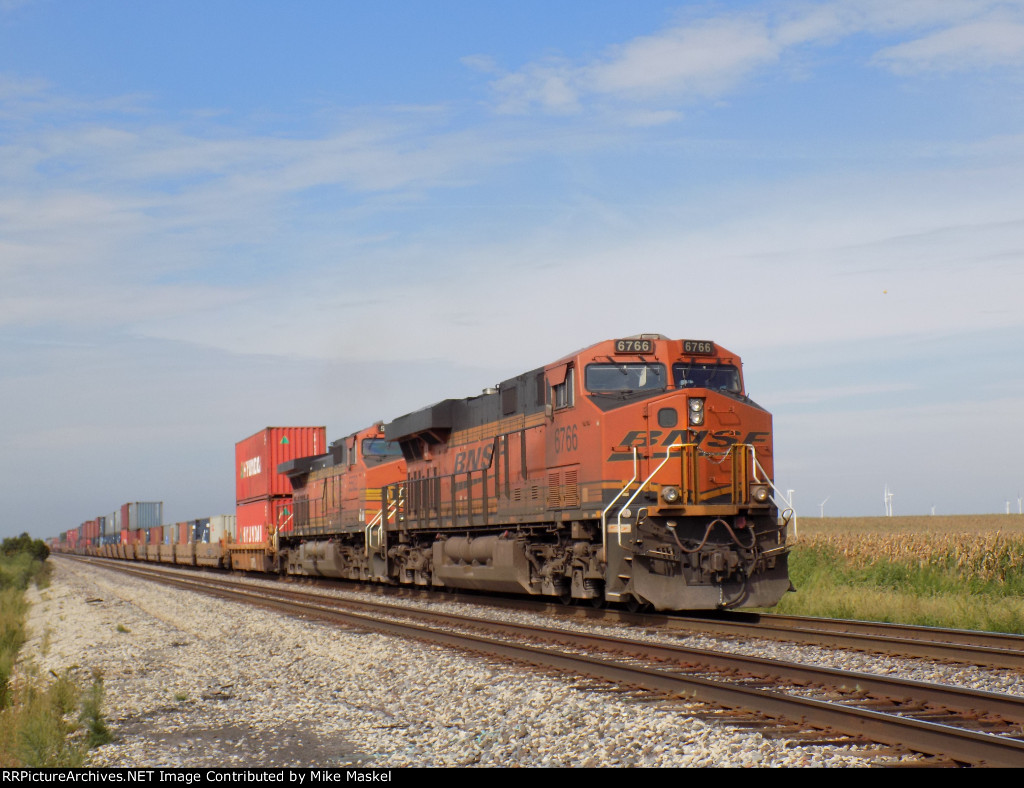 BNSF 6766